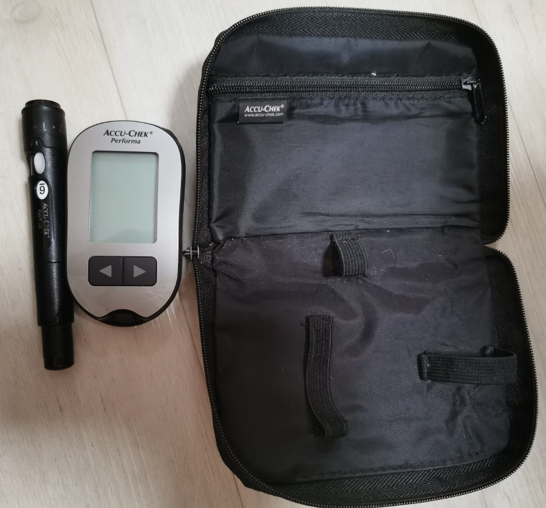 ACCU-CHEK Performa Blood Glucose Meter & Lancing Device Kit, Health ...