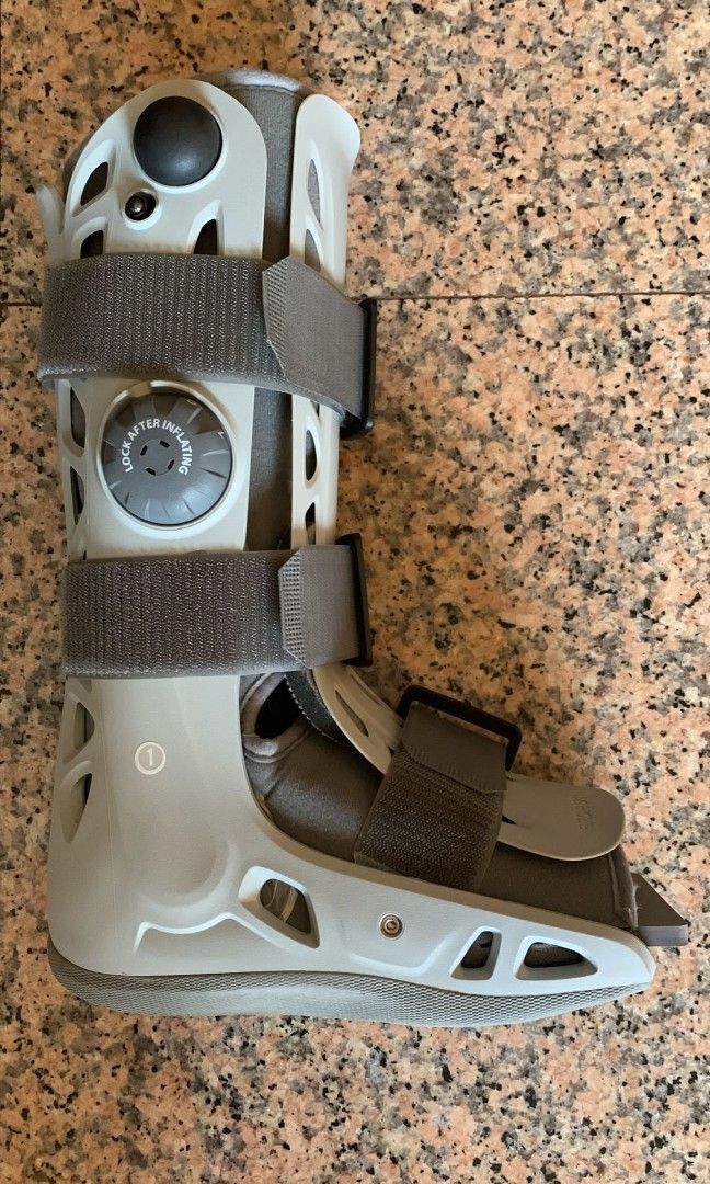 AirCast orthopaedic boot, Health & Nutrition, Assistive & Rehabilatory ...