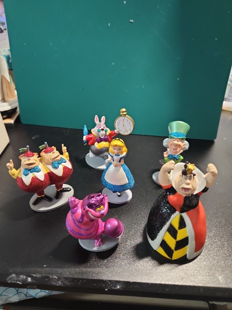 Alice In Wonderland figures authentic, Hobbies & Toys, Memorabilia ...