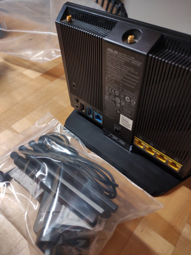 Asus AC 1900 Dual Band Gigabit Router, Computers & Tech, Parts ...