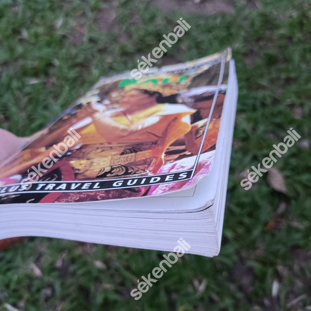 Buku Periplus Travel Guides: BALI Tahun 1994 Bahasa Inggris, Buku & Alat Tulis, Buku di Carousell