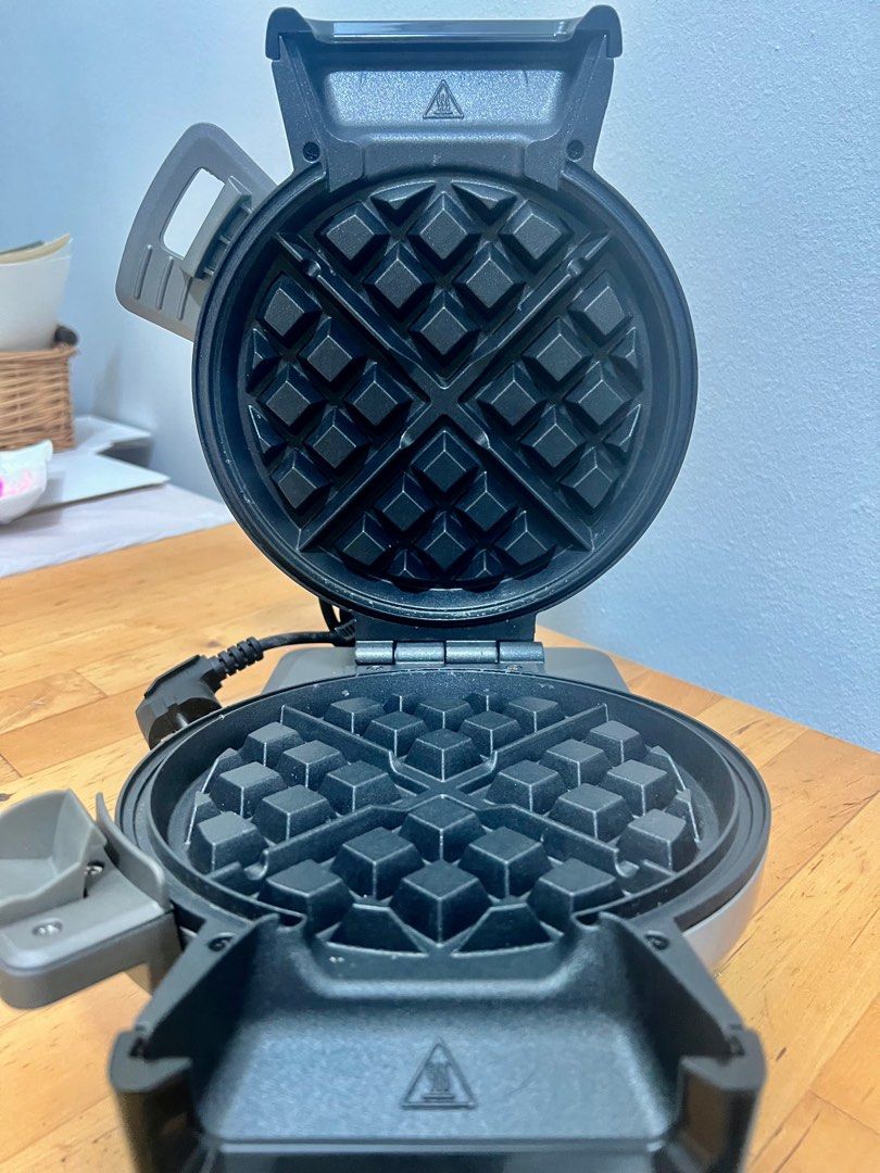 Cuisinart standing waffle maker, TV & Home Appliances, Kitchen ...