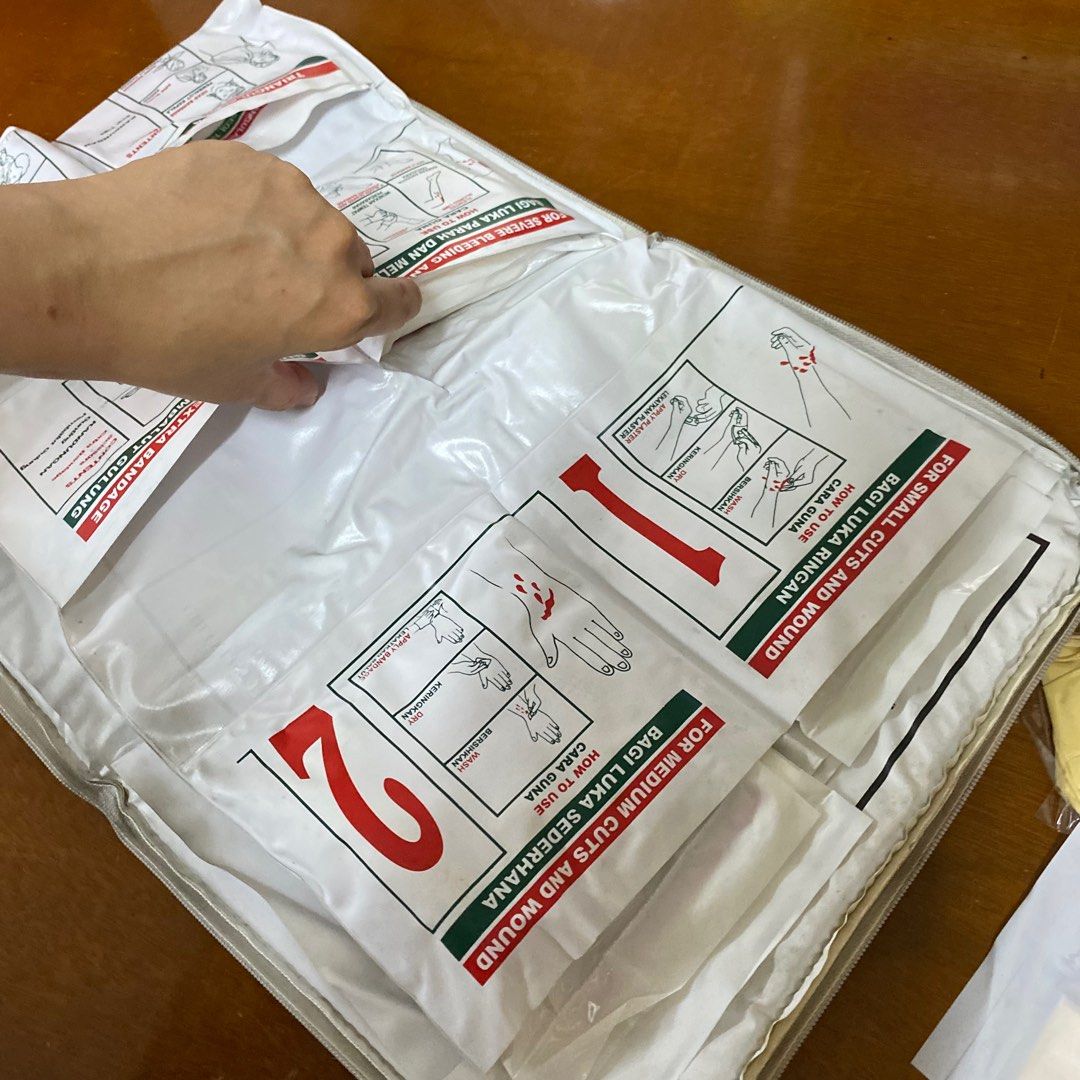 Defect emergency bag_ FIRST AID KIT_ Bag Kecemasan, Everything Else ...