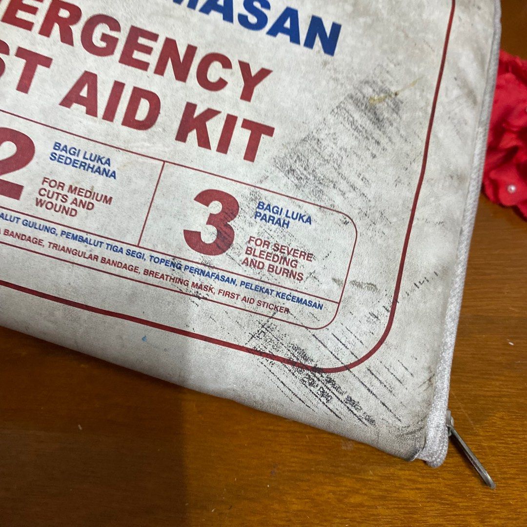 Defect emergency bag_ FIRST AID KIT_ Bag Kecemasan, Everything Else ...