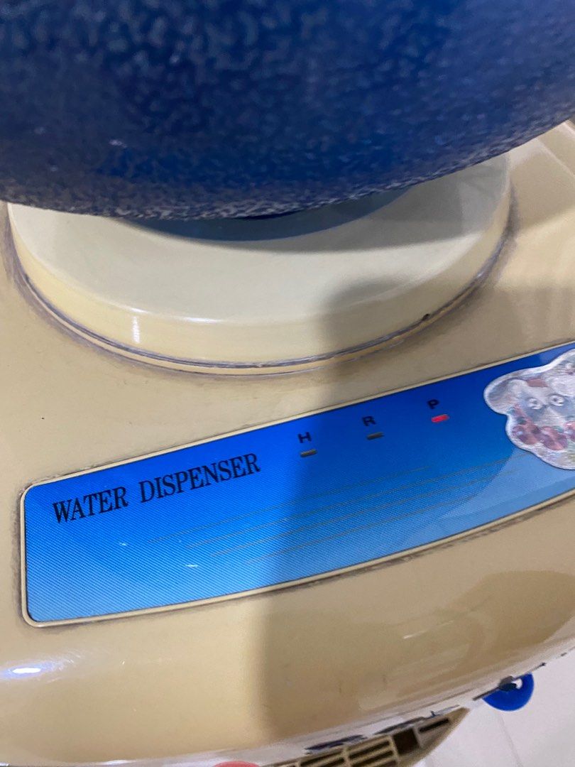 Dispenser air besar, Kitchen & Appliances di Carousell