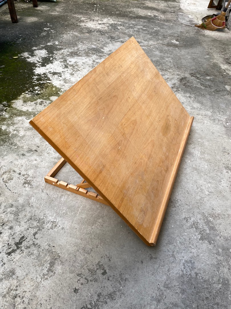 Foldable Drawing/Drafting Table (20”x30”) on Carousell