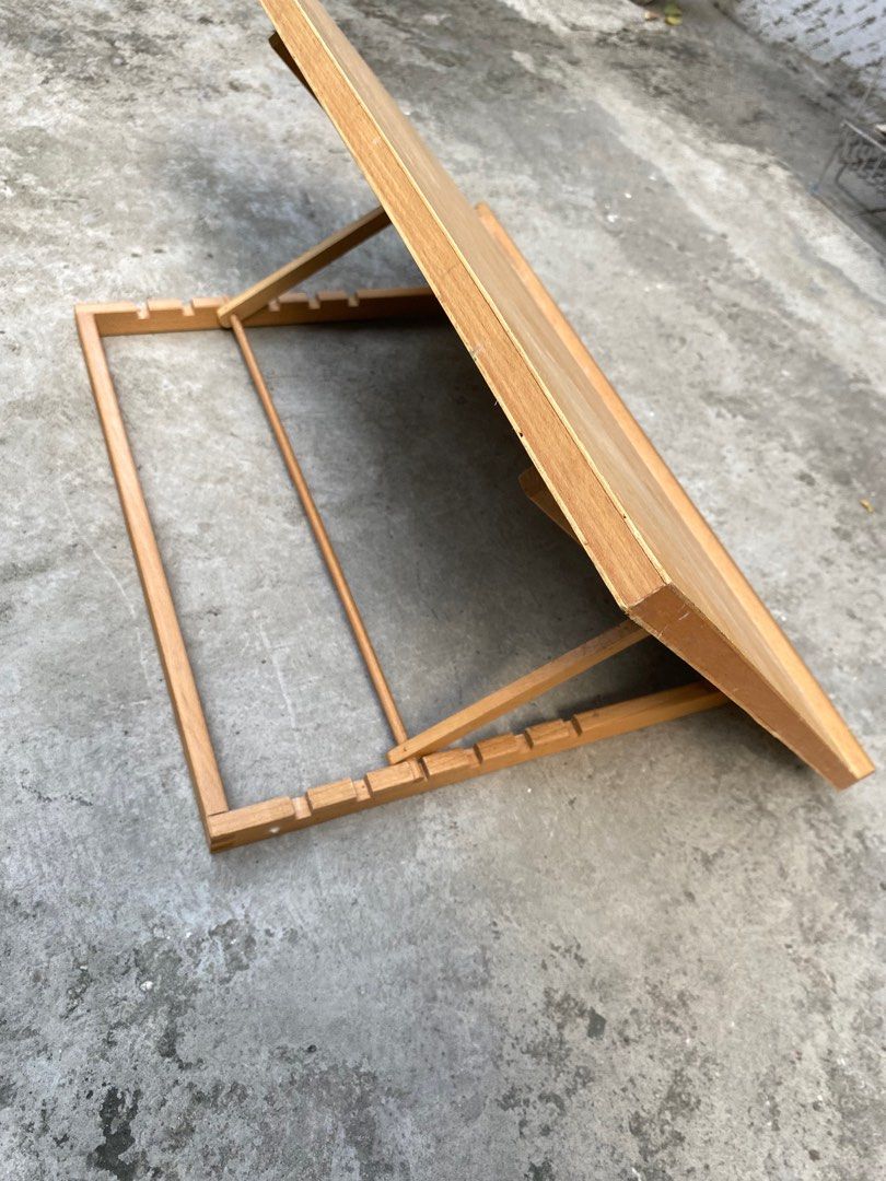 Foldable Drawing/Drafting Table (20”x30”) on Carousell
