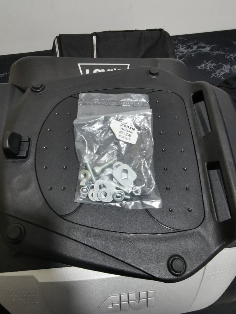 Givi Box E43NTL, Motorcycles, Motorcycle Accessories on Carousell