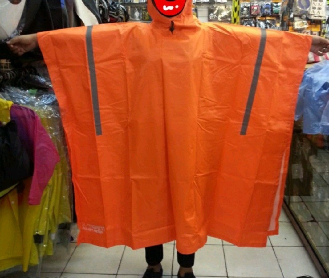 Heavy-duty poncho/kapote on Carousell