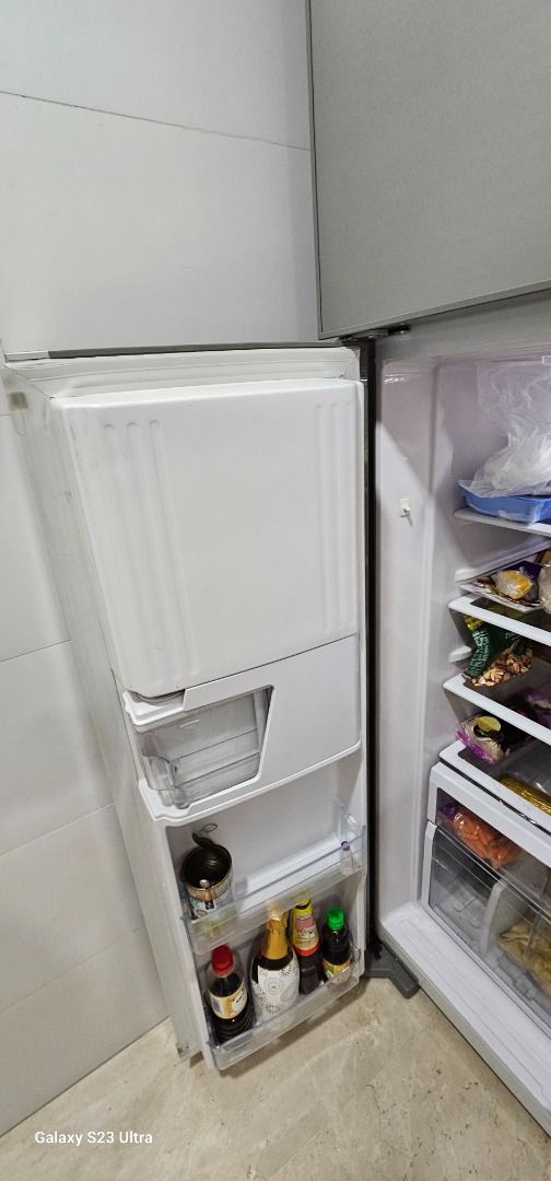 Hitachi Fridge freezer 660 lt with inbuilt water dispensor, TV & Home ...