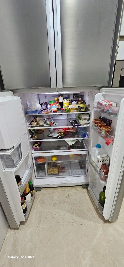 Hitachi Fridge freezer 660 lt with inbuilt water dispensor, TV & Home ...