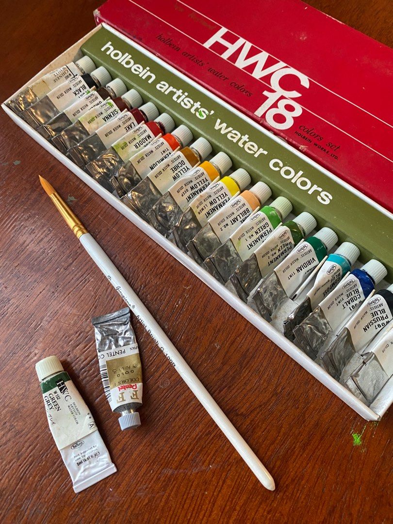 Holbein watercolor 18 color set (Half empty) on Carousell