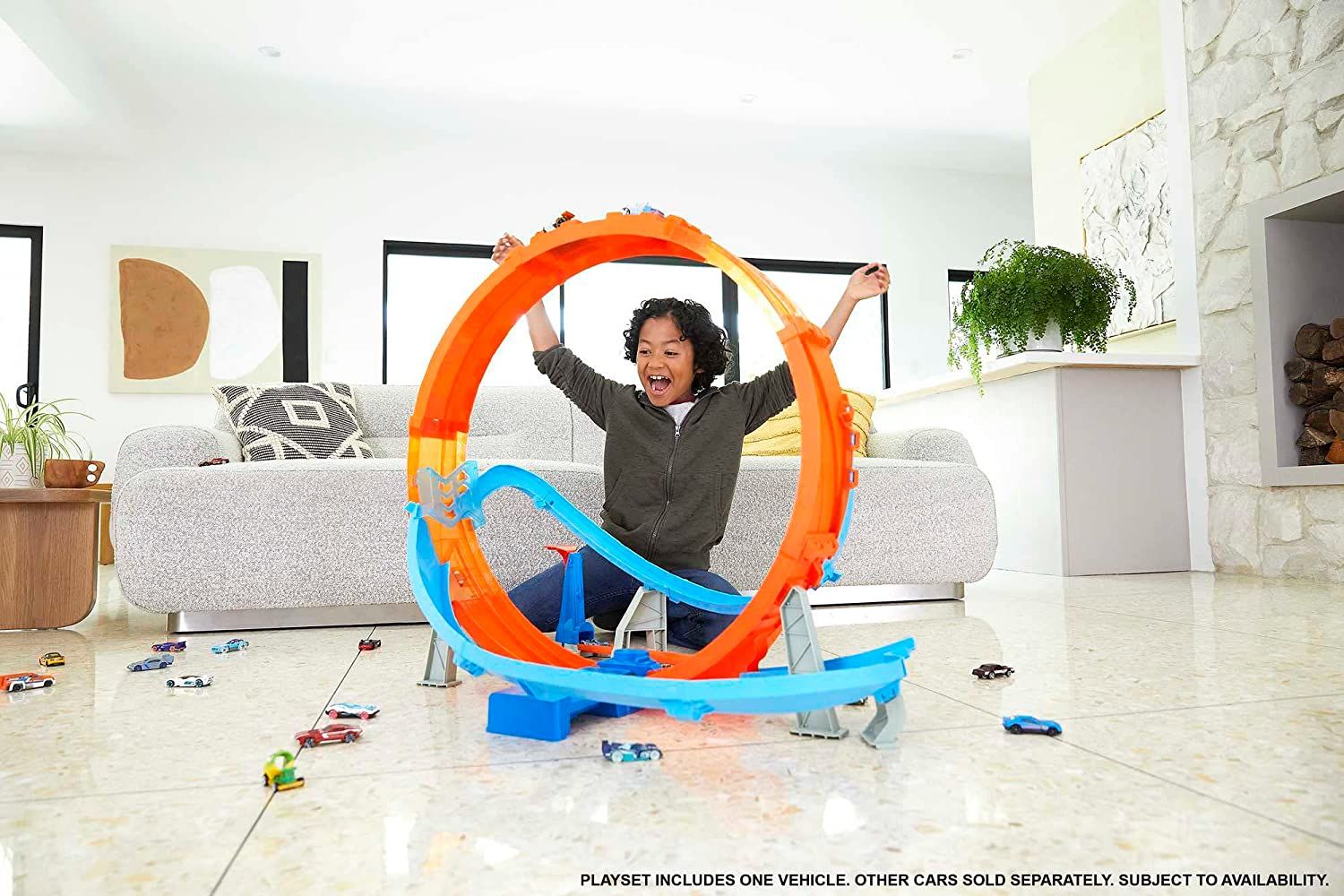 Hot Wheels Massive Loop Mayhem Track Set with Huge 28-Inch Tall Track ...