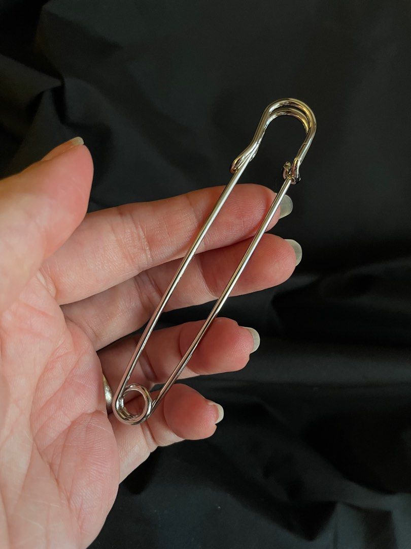 Jumbo 7cm safety pin - 50pcs, Women's Fashion, Watches & Accessories ...