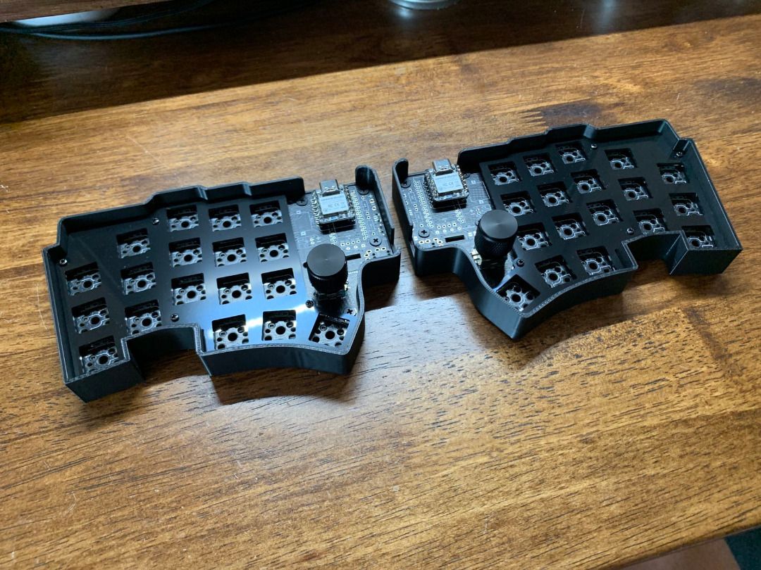 Klein 36 Keys split wireless bluetooth keyboard ZMK MX hotswap ...