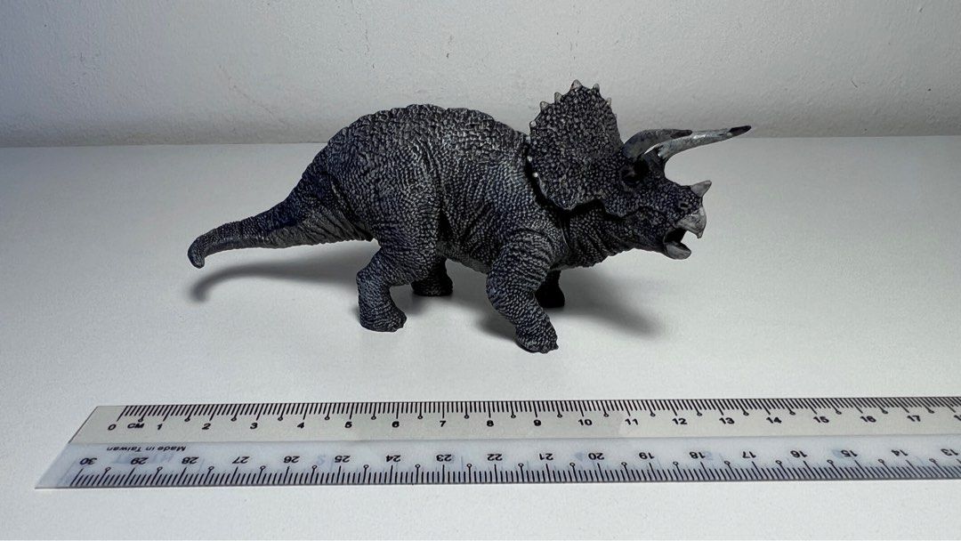 Large Captivz Collection Triceratops Jurassic Park 30th Anniversary, Hobbies & Toys, Toys ...