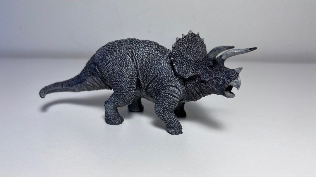 Large Captivz Collection Triceratops Jurassic Park 30th Anniversary, Hobbies & Toys, Toys ...