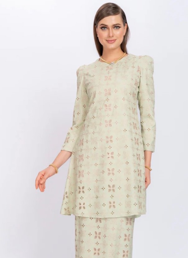 Larney Mint Revamp Puff Kurung Raya 2023 collection, Women's Fashion ...