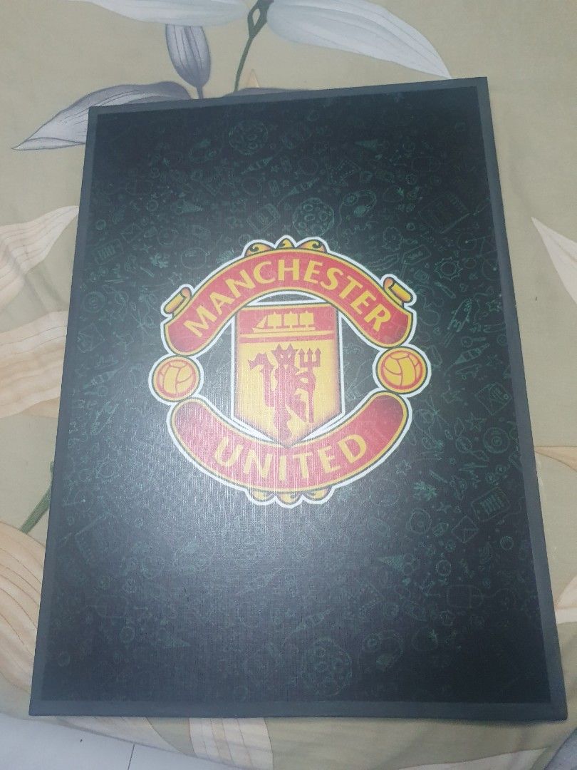 Limited edition Manchester united frame, Hobbies & Toys, Memorabilia ...