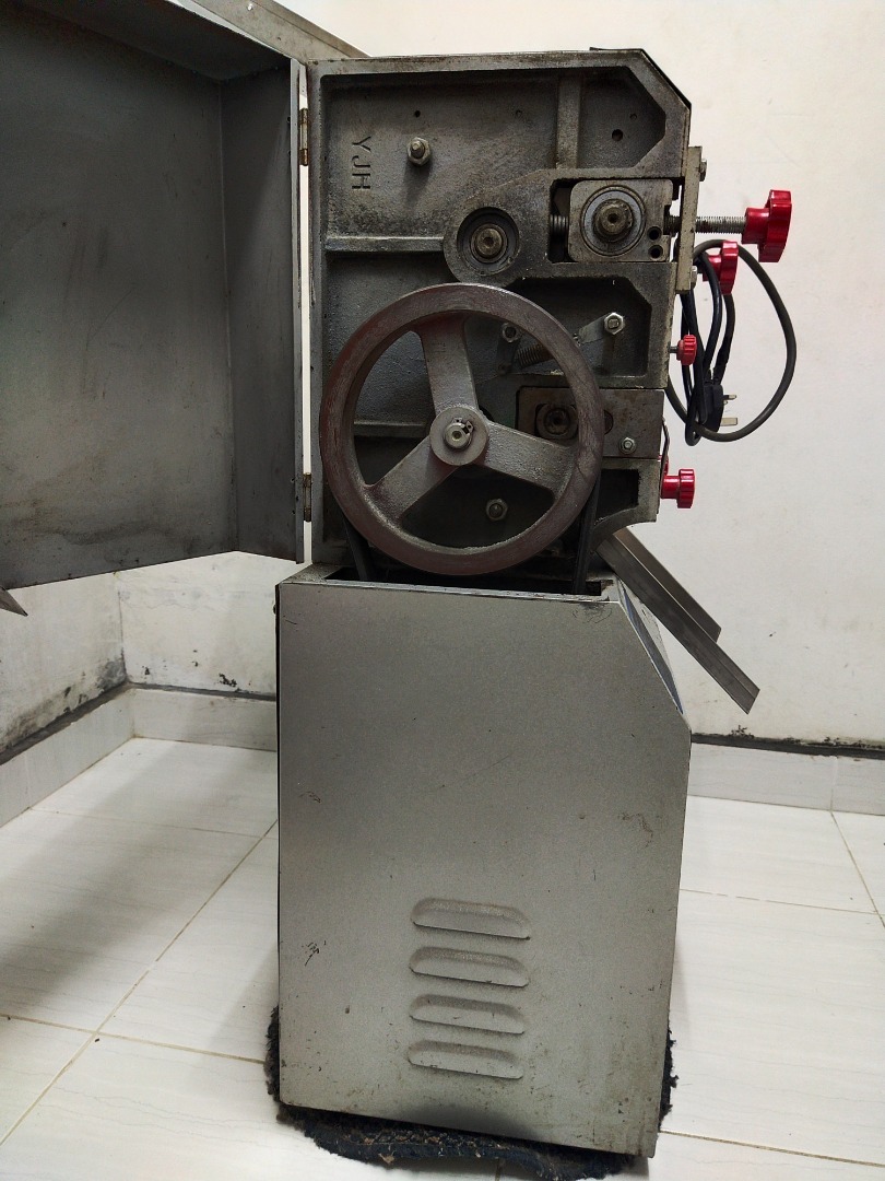 Mesin mee kuning, Everything Else, Others on Carousell