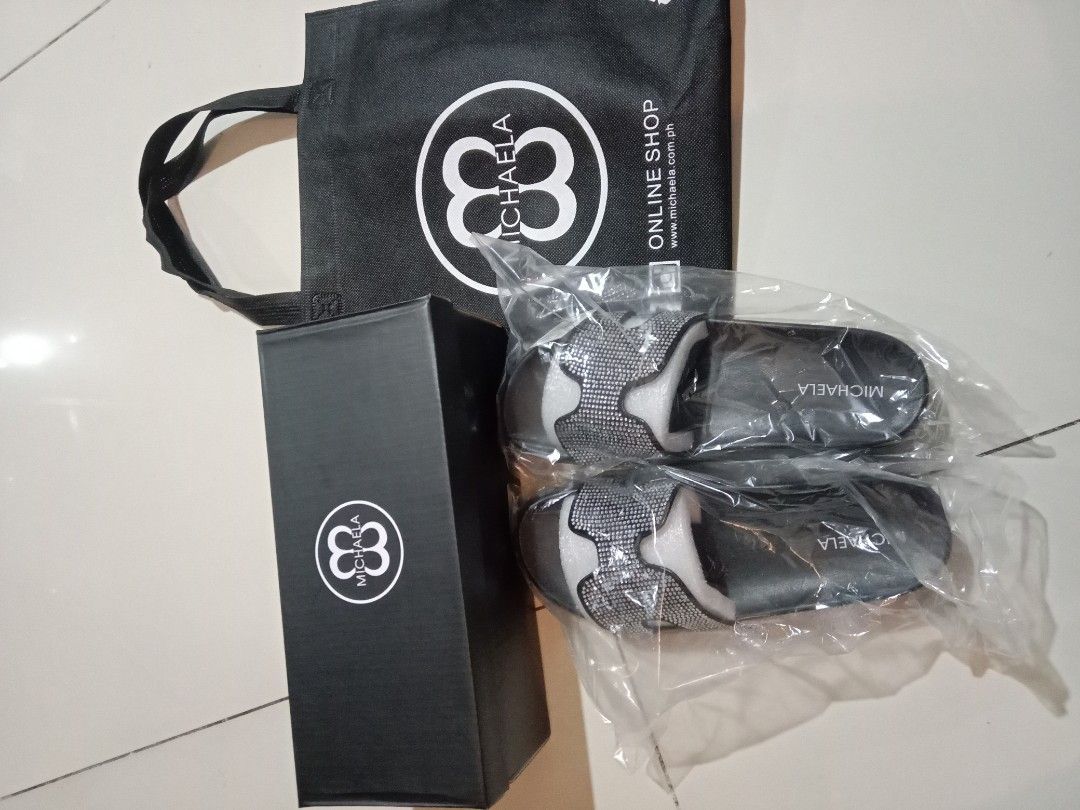 Michaela slippers on Carousell