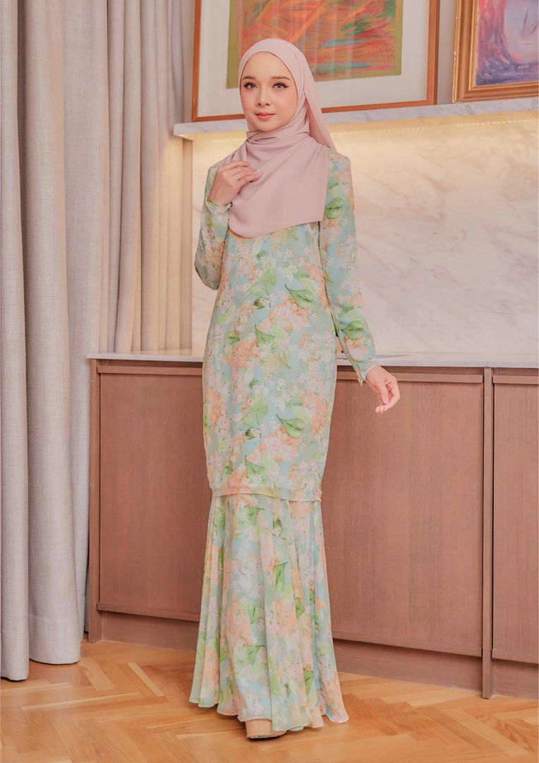 Minimalace Kyra Raya Haji 2023, Women's Fashion, Muslimah Fashion, Baju Kurung & sets on Carousell