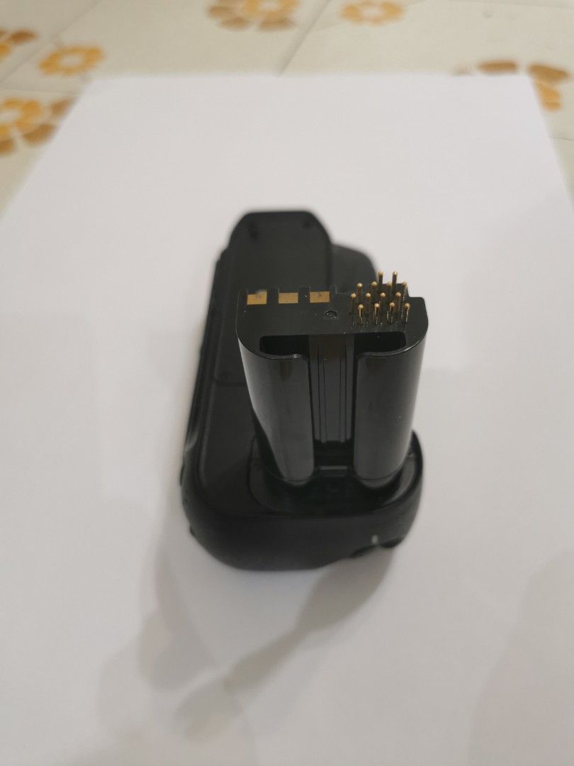 NIKON DSLR Camera Battery Extension, Photography, Photography ...