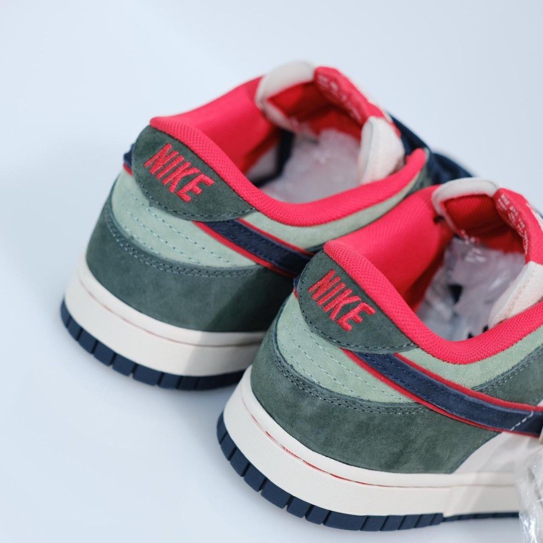 Otomo Katsuhiro x Nike SB Dunk Low Steamboy, Fesyen Wanita, Sepatu di ...