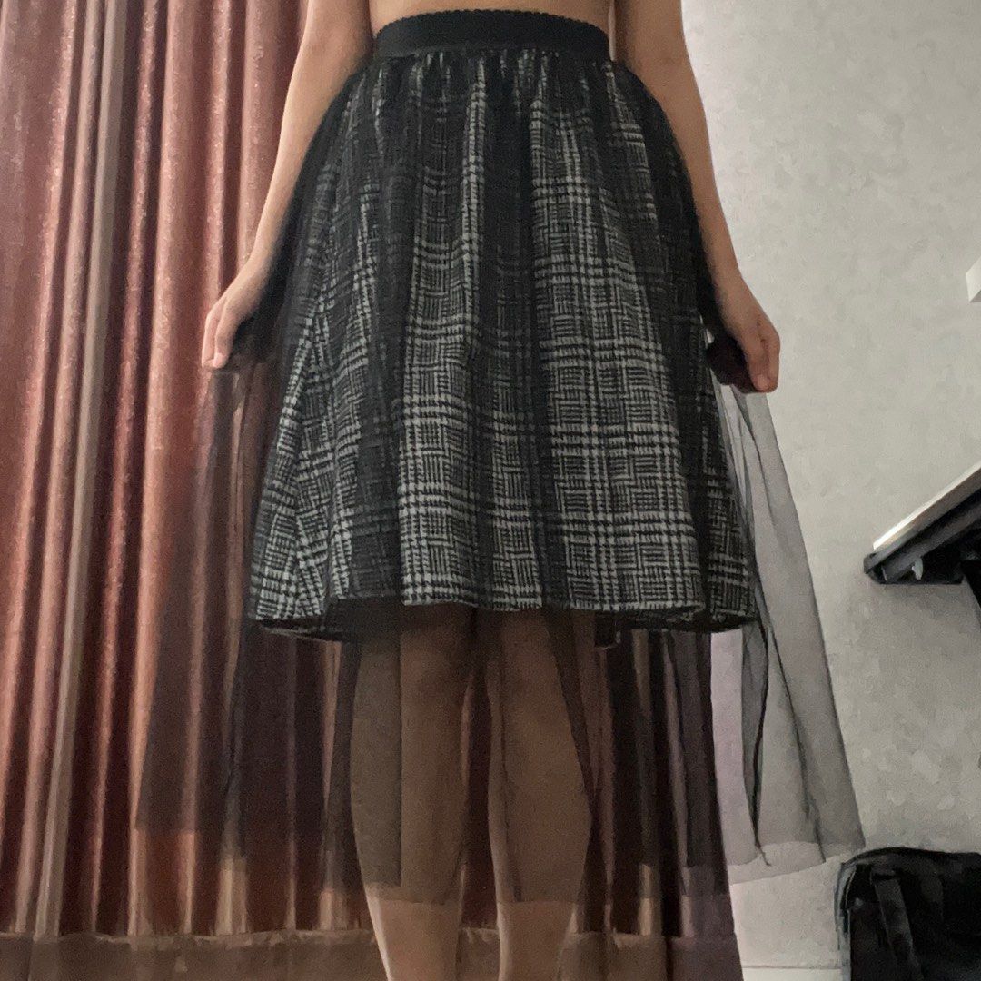 Pleated Tutu Tile Long Skirt in Black and White / Rok Panjang Dua Model Semi Transparan Cantik ...