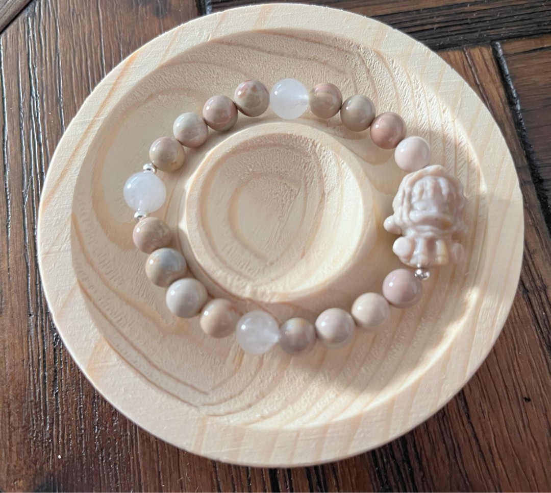 Customised Popmart Skullpanda Alashan and White Chalcedony Bracelet ...