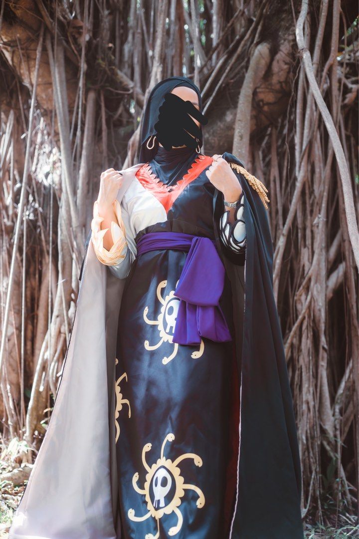 [RENT] Boa Hancock One Piece Cosplay, Hobbies & Toys, Collectibles ...