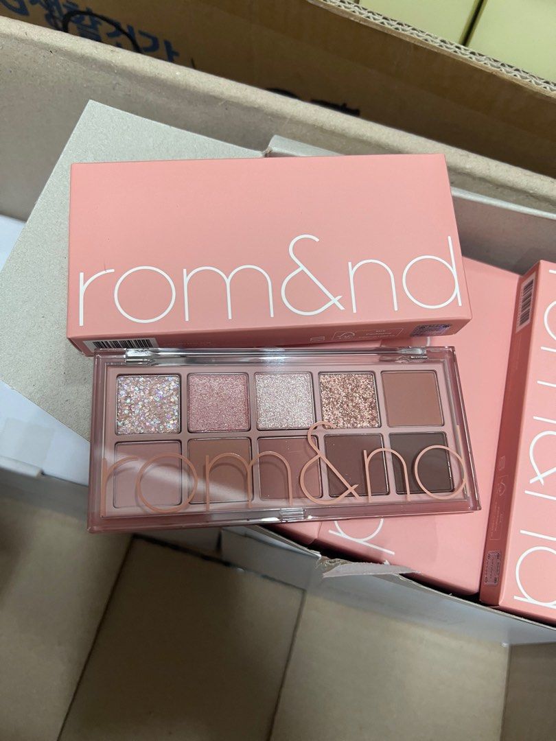 romand rosebud garden palette, 美容＆化妝品, 健康及美容 - 皮膚護理, 化妝品 - Carousell