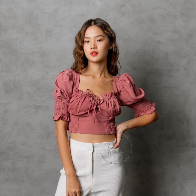 Samantha Top Haai Wardrobe, Fesyen Wanita, Pakaian Wanita, Atasan di ...