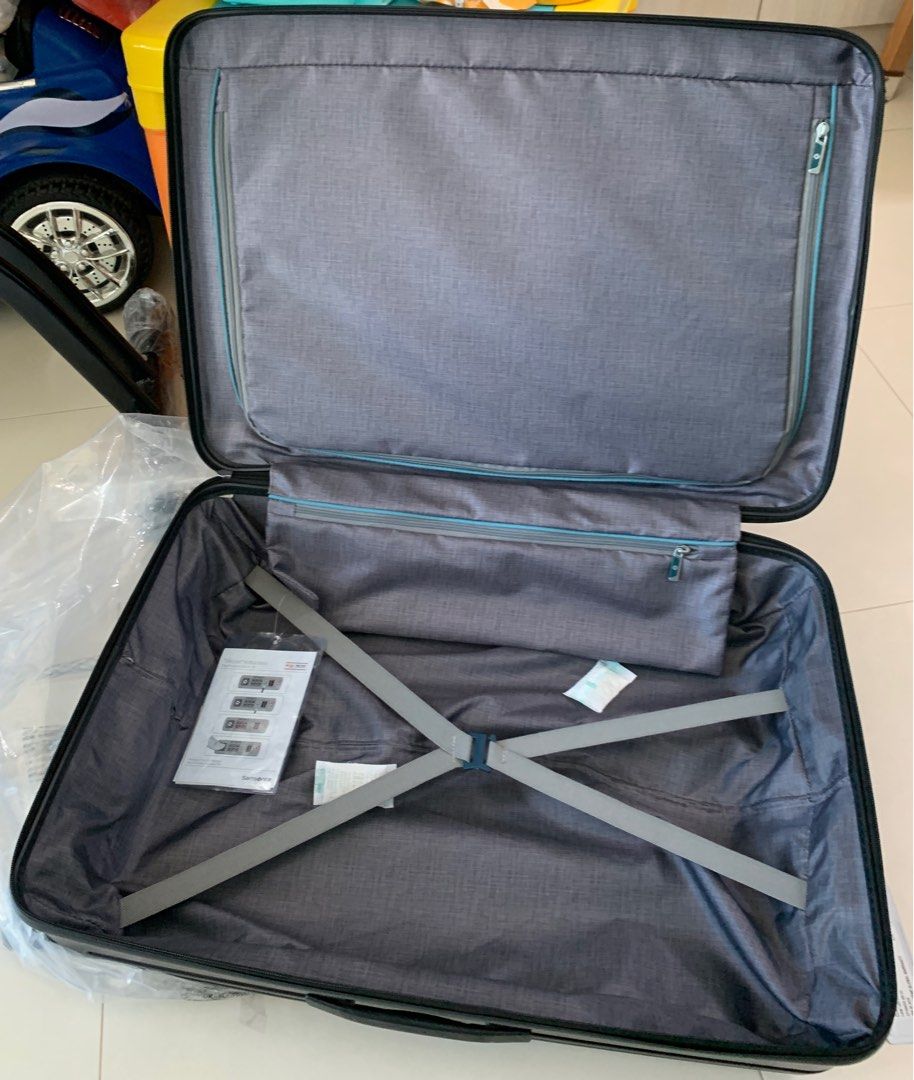 Samsonite, Mobile Phones & Gadgets, Other Gadgets on Carousell