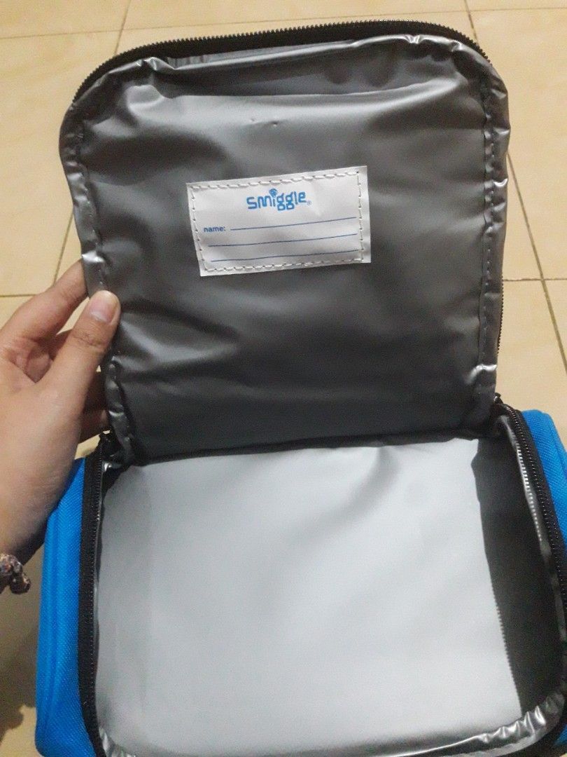 Satu set tas smiggle dan lunch bag box double decker dinosaurus biru ...
