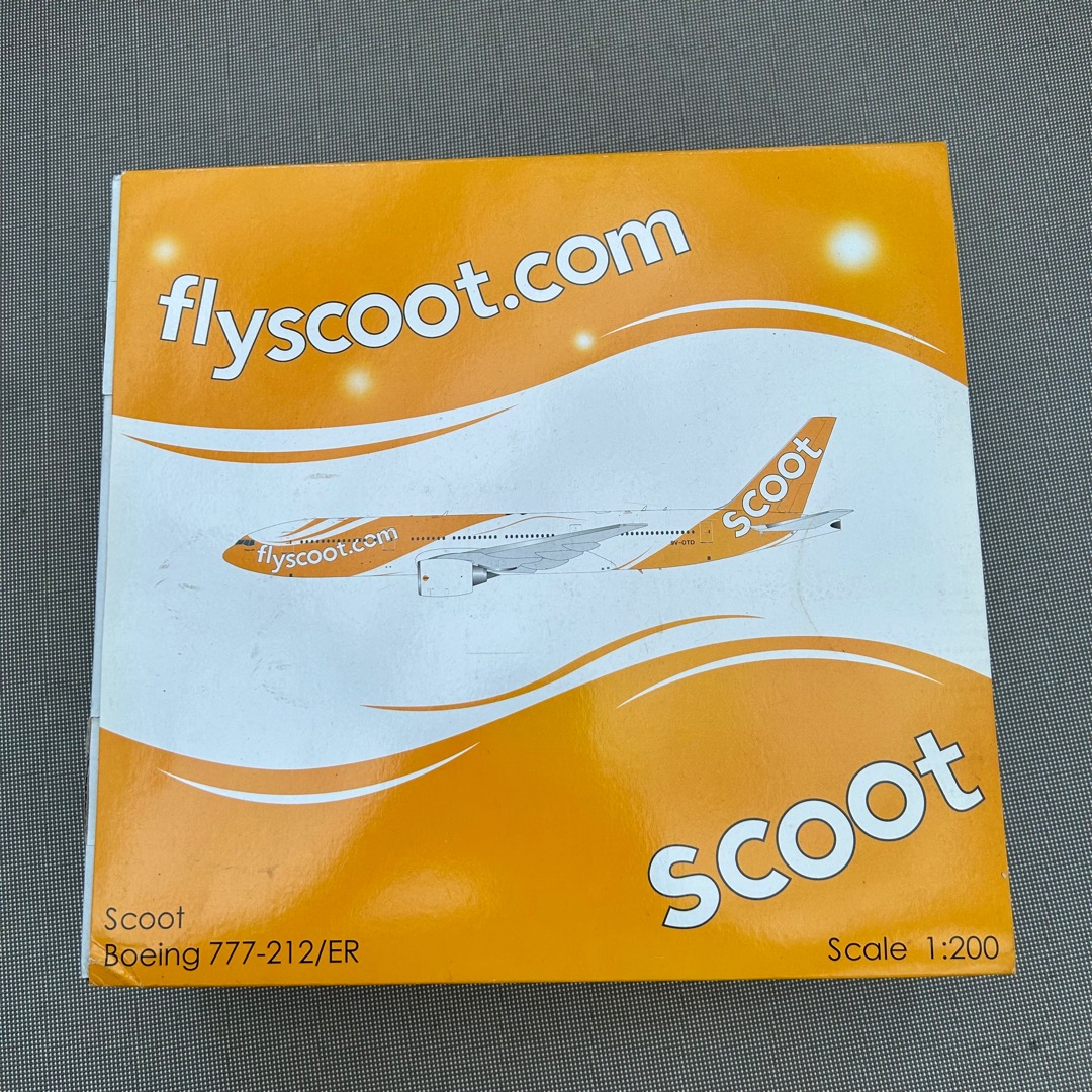 Scoot Boeing B777-200 1:200 die cat model, Hobbies & Toys, Memorabilia ...