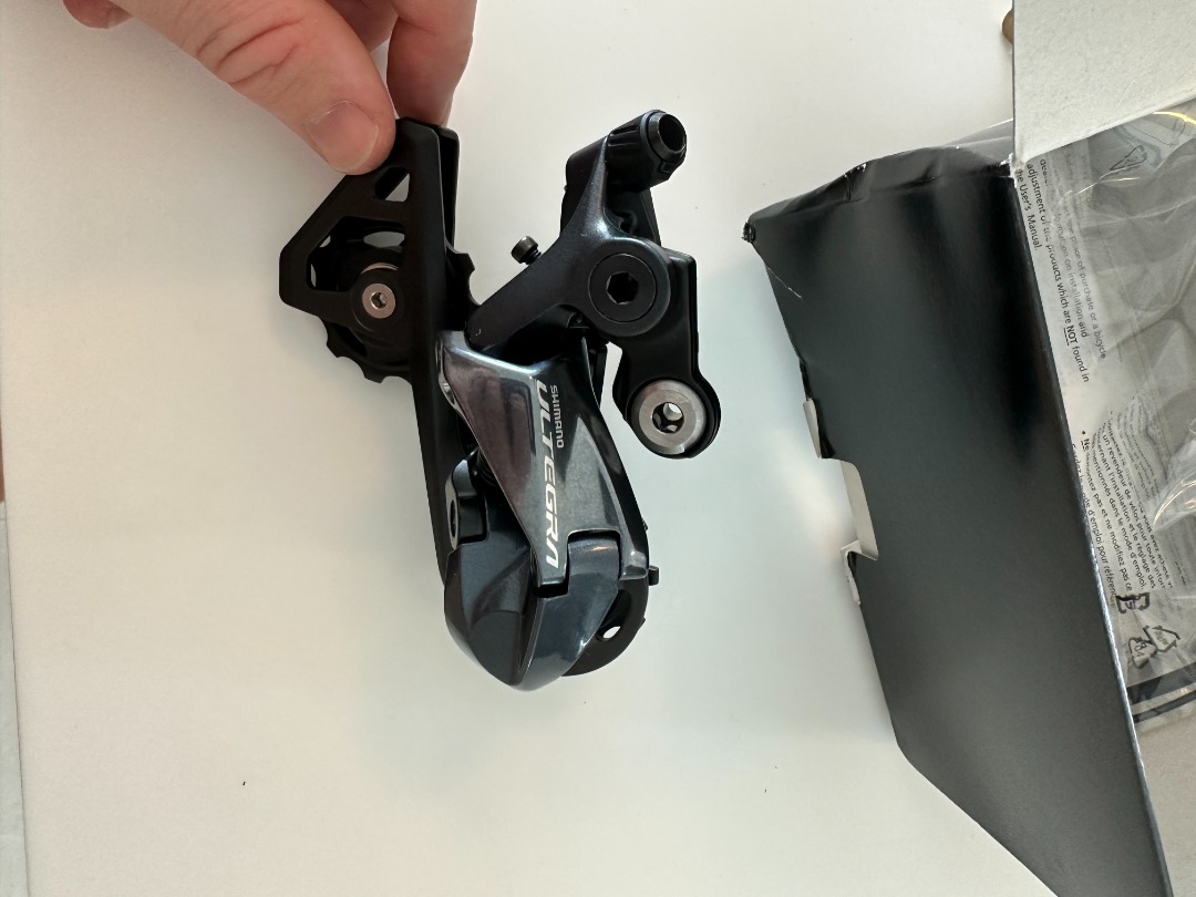 SHIMANO ULTEGRA 11-speed mechanical rear derailleur RD-R8000-SS, Sports ...