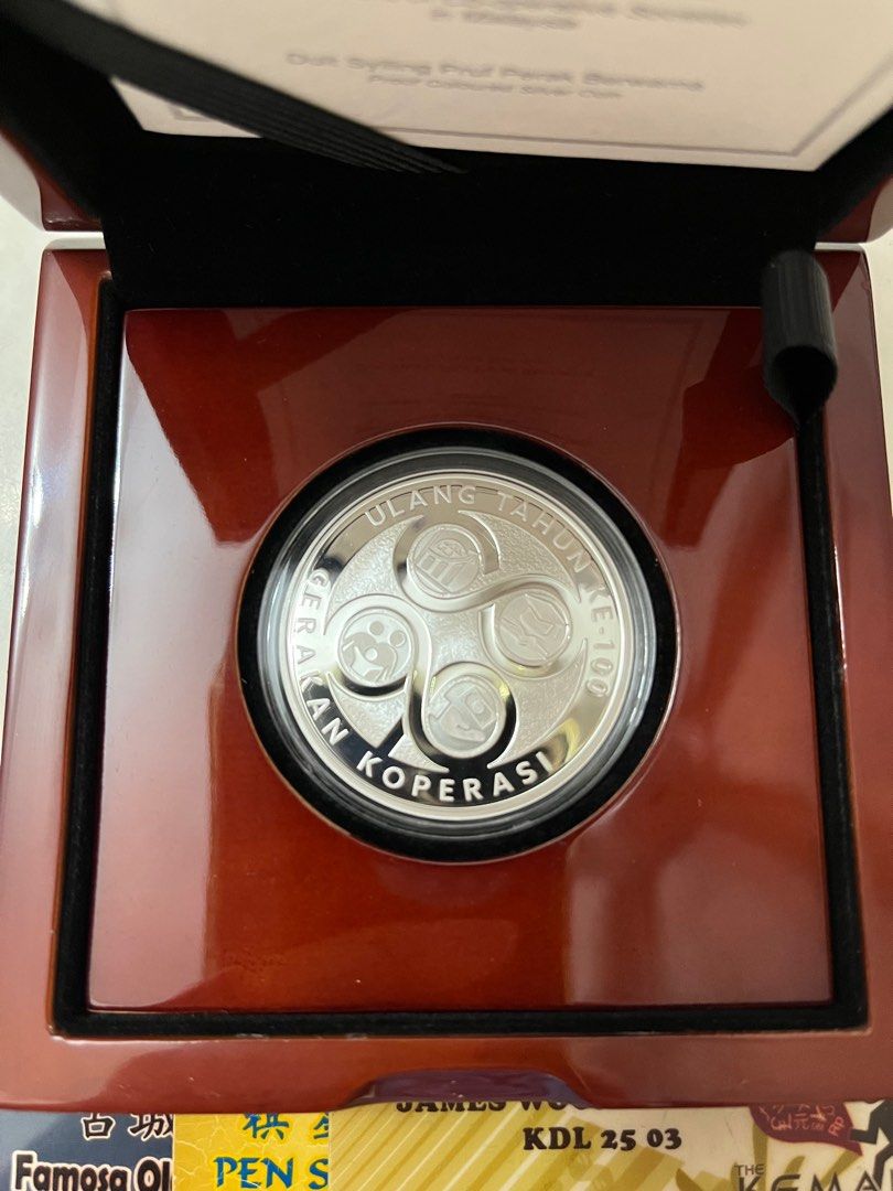 Single proof coin Gerakan Koperasi di Malaysia 2022, Hobbies & Toys, Collectibles & Memorabilia ...