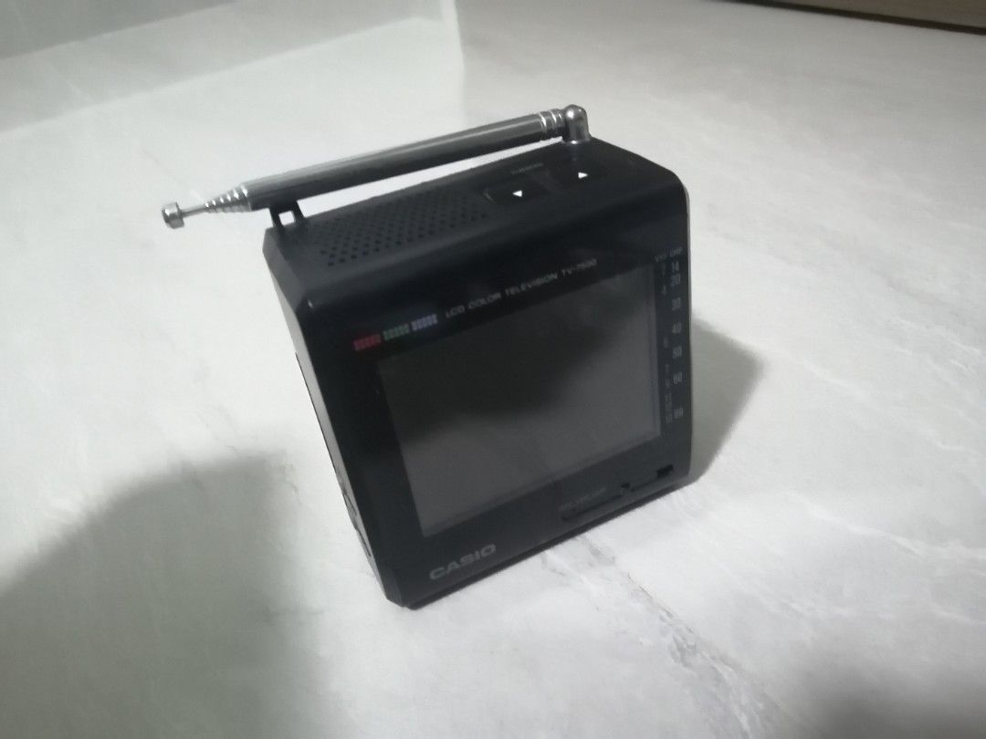 Sony portable tv, TV & Home Appliances, TV & Entertainment, TV on Carousell