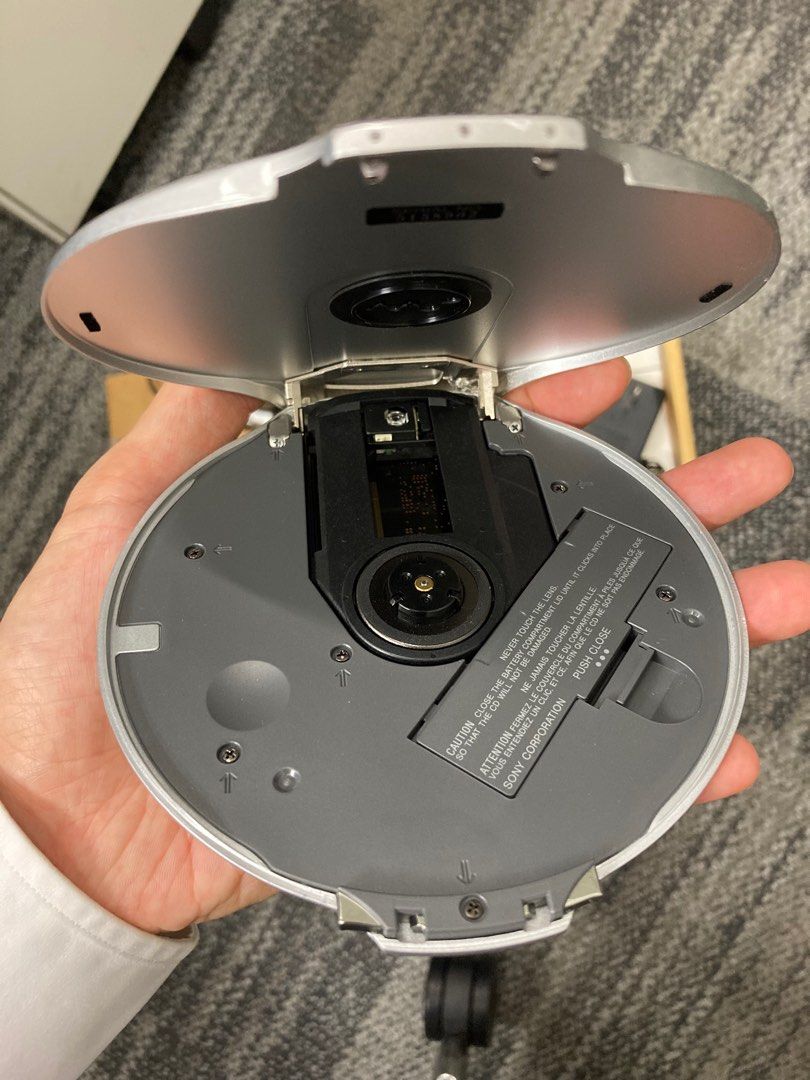 Sony walkman D-NE10 全新, 音響器材, 音樂播放裝置 MP3及CD Player - Carousell