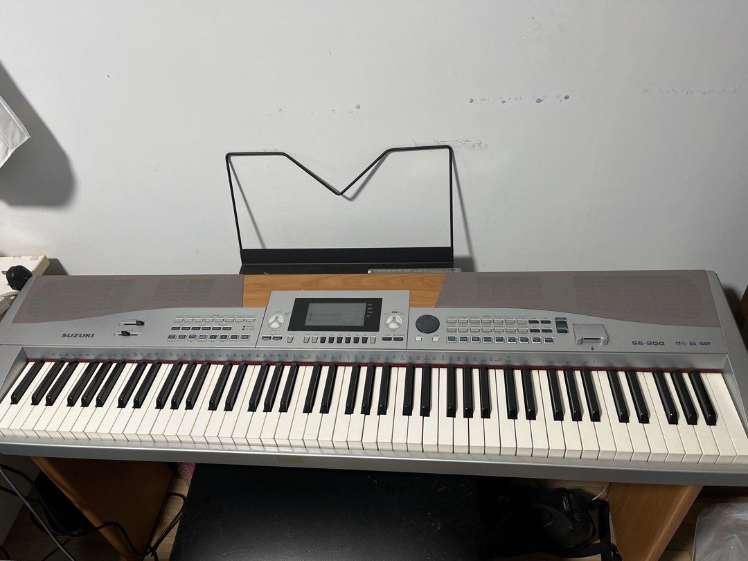 Suzuki SE-200 Portable Grand Piano Keyboard, Hobbies & Toys, Music ...