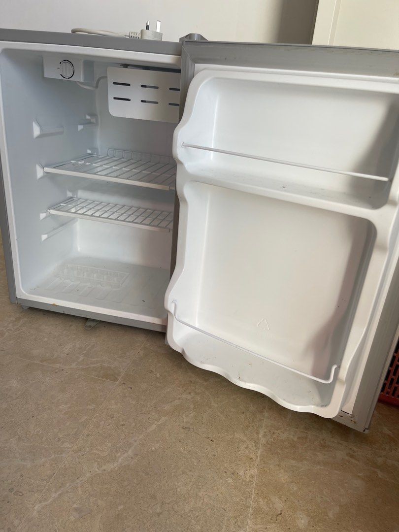 Tecno 88L Bar Fridge, TV & Home Appliances, Kitchen Appliances ...