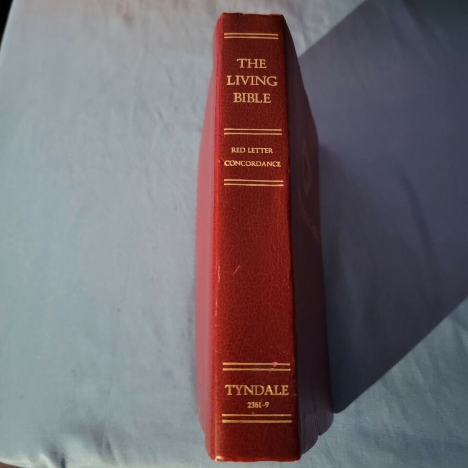 The Living Bible Red Letter Concordance Tyndale House, Hobbies & Toys ...