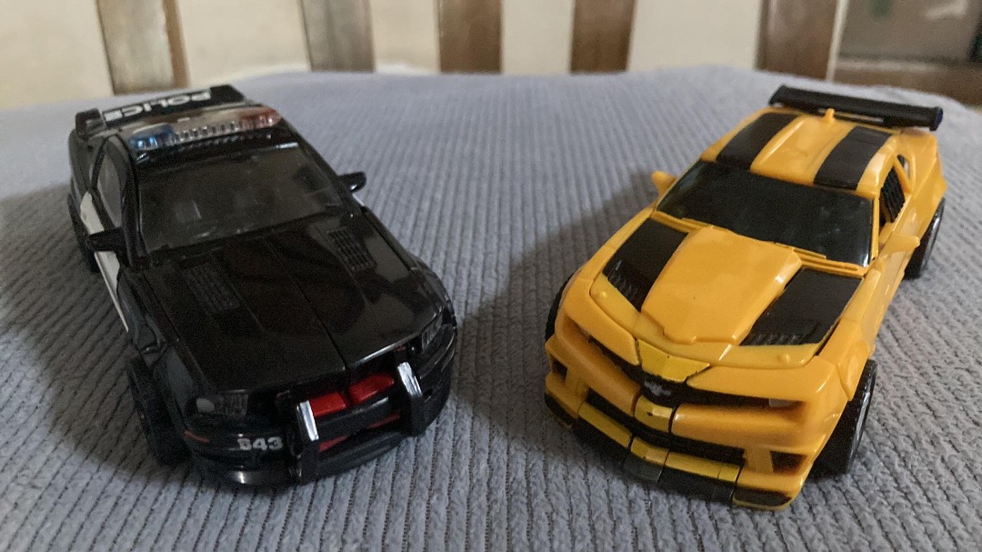Transformer Duos Cliffjumper, Barricade and Bumblebee, Skids and Arcee ...