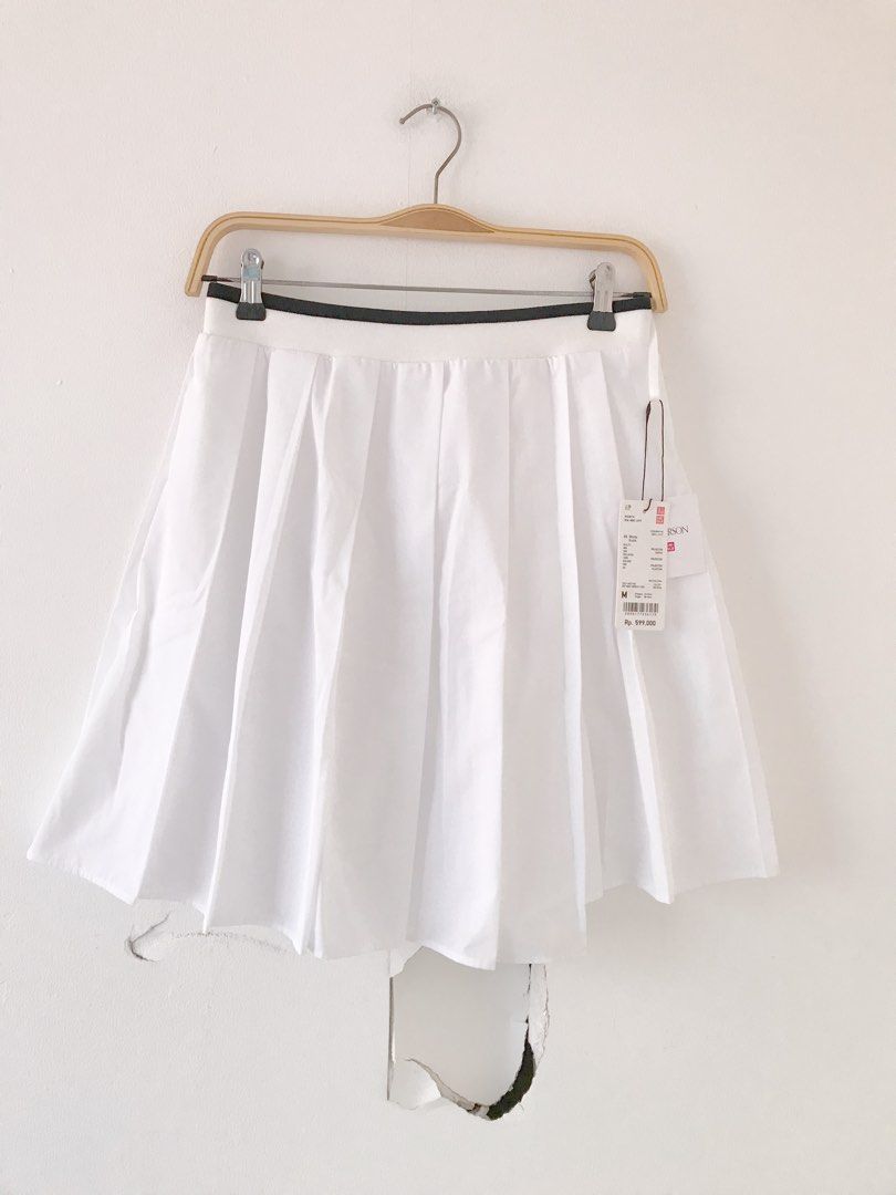 Uniqlo Rok Mini Lipit White Jw Anderson, Fesyen Wanita, Pakaian Wanita ...