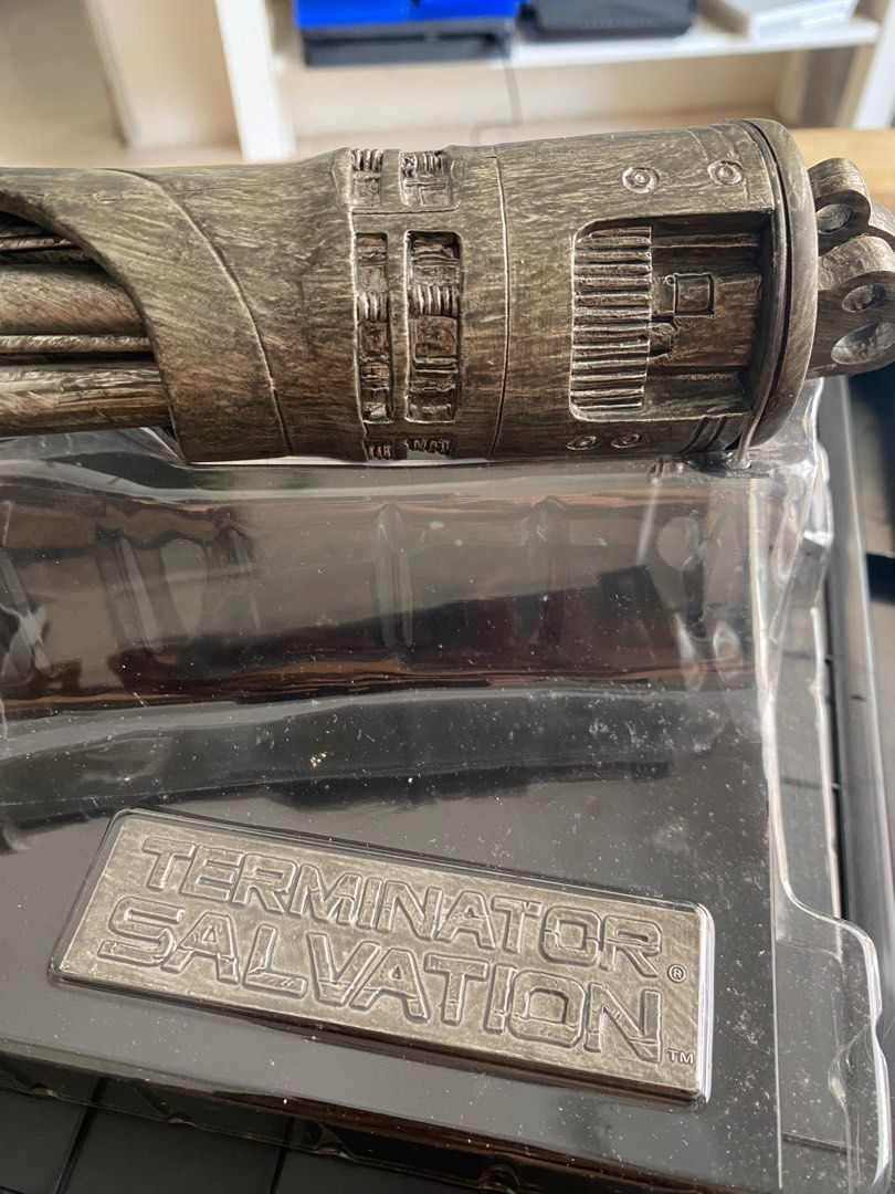 2009 Terminator Salvation Endoskeleton T-800 arm Prop Replica ...