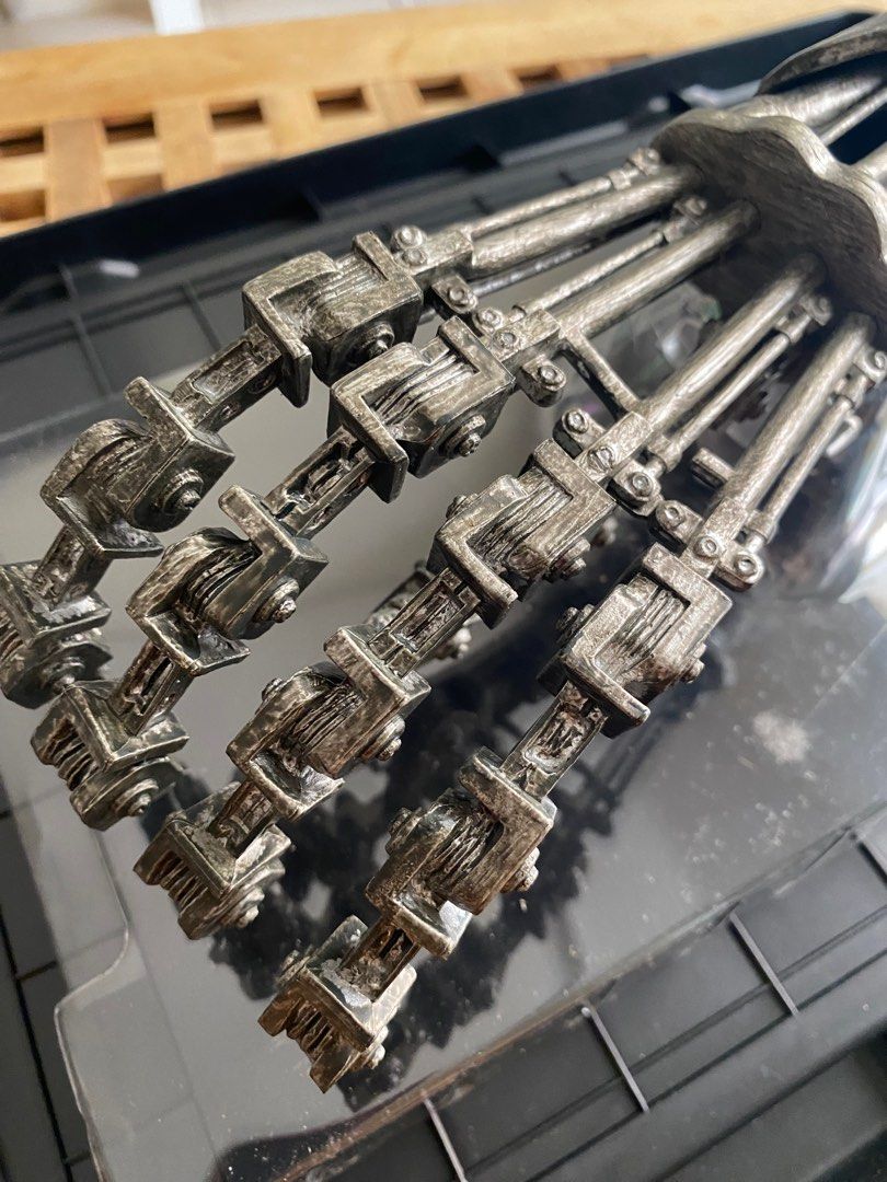2009 Terminator Salvation Endoskeleton T-800 arm Prop Replica ...