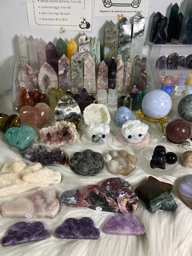 Assorted Crystals, Women's Fashion, Jewelry & Organisers, Precious Stones on Carousell