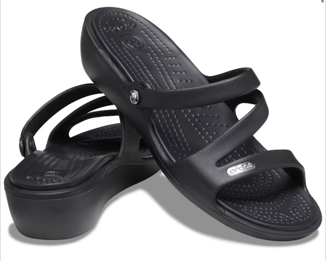 Black Crocs Sandals , Women's Fashion, Footwear, Sandals on Carousell