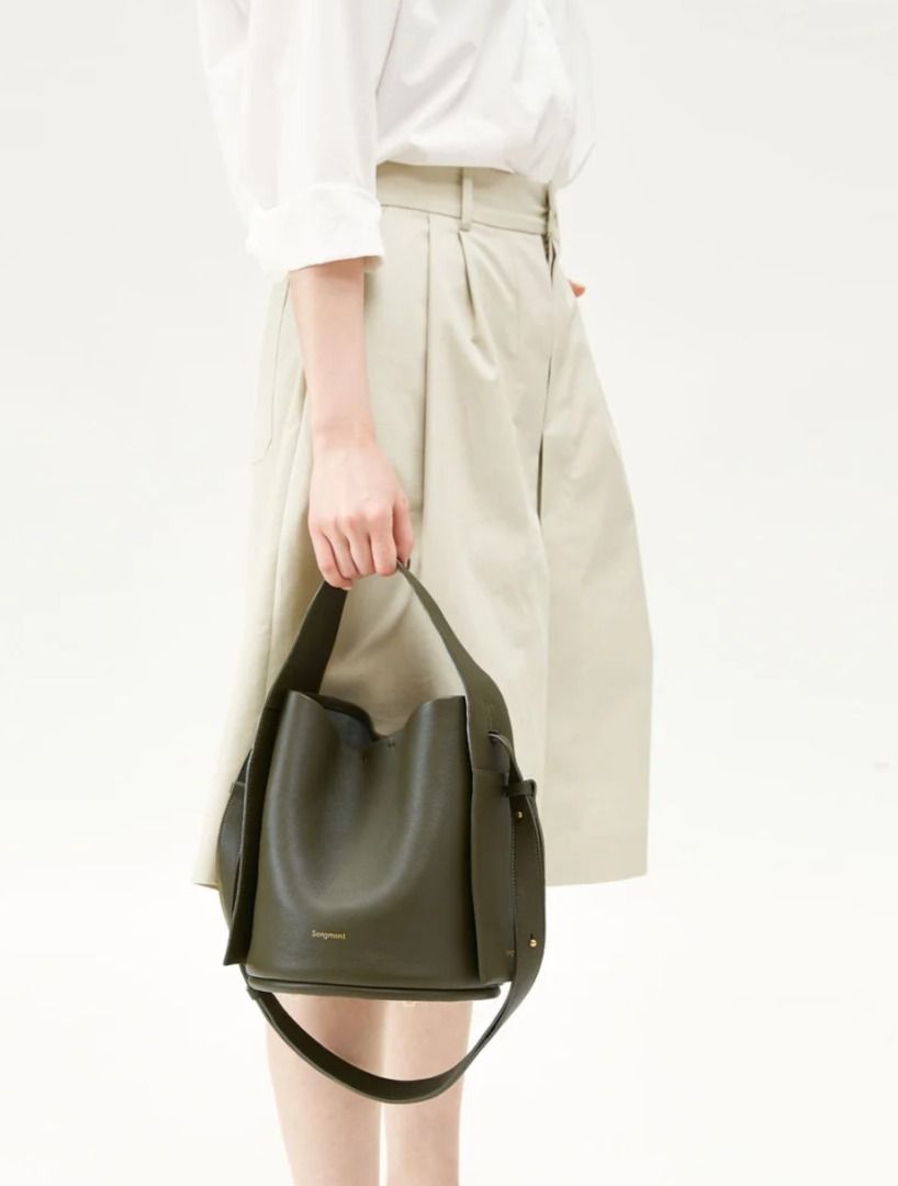 [BRAND NEW] Songmont Drippy Bucket Bag, Women's Fashion, Bags & Wallets ...